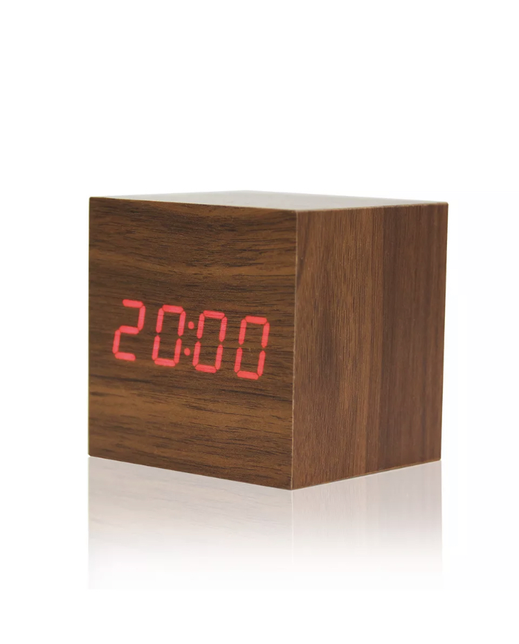 Geet London :: Natural wood with red light